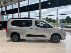 Pelēks Opel Combo 2026 Rīga, ar dzinēja tilpumu 1.50 L un nobraukumu 0 tūkst. km par 33400 €, foto 6 vietnē AUTOMOTO.COM.LV