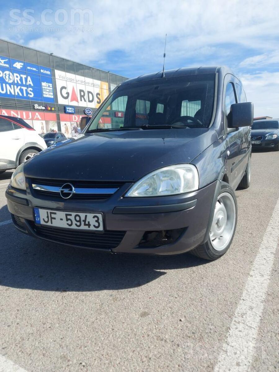 Grey Opel Combo 2004 in Ventspils, with an engine capacity of 1.70 L and mileage of 360 thousand km for 1300 €, photo 1 on AUTOMOTO.COM.LV