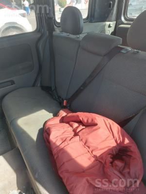 Grey Opel Combo 2004 in Ventspils, with an engine capacity of 1.70 L and mileage of 360 thousand km for 1300 €, photo 4 on AUTOMOTO.COM.LV