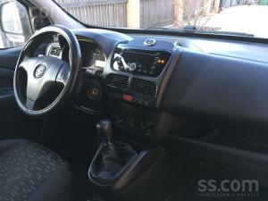 Grey Opel Combo 2012 in Riga, with an engine capacity of 1.60 L and mileage of 0 thousand km for 4800 €, photo 16 on AUTOMOTO.COM.LV