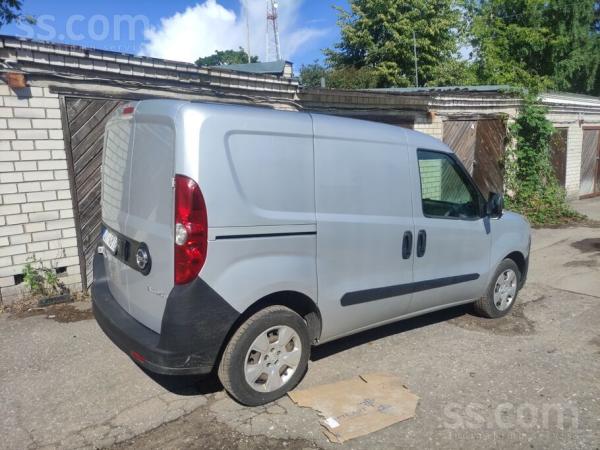Pelēks Opel Combo 2014 Rīga, ar dzinēja tilpumu 1.30 L un nobraukumu 248 tūkst. km par 2500 €, foto 3 vietnē AUTOMOTO.COM.LV