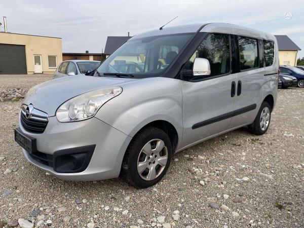 Grey Opel Combo 2016 in Birzai, with an engine capacity of 1.60 L and mileage of 232 thousand km for 4650 €, photo 1 on AUTOMOTO.COM.LV