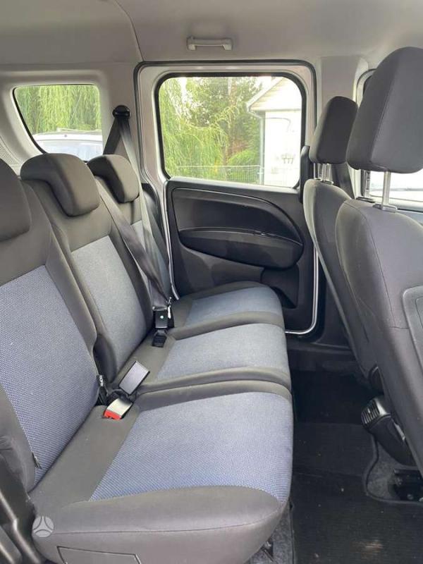 Grey Opel Combo 2016 in Birzai, with an engine capacity of 1.60 L and mileage of 232 thousand km for 4650 €, photo 9 on AUTOMOTO.COM.LV