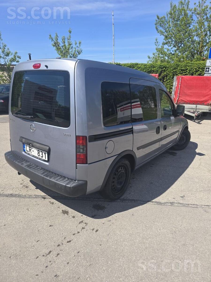 Pelēks Opel Combo 2009 Rīga, ar dzinēja tilpumu 1.30 L un nobraukumu 256 tūkst. km par 1000 €, foto 3 vietnē AUTOMOTO.COM.LV