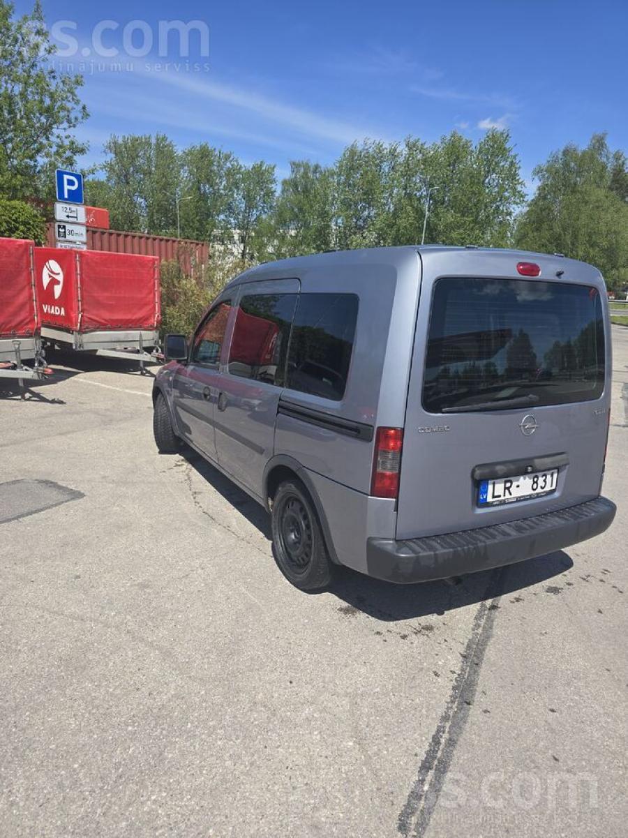 Pelēks Opel Combo 2009 Rīga, ar dzinēja tilpumu 1.30 L un nobraukumu 256 tūkst. km par 1000 €, foto 4 vietnē AUTOMOTO.COM.LV