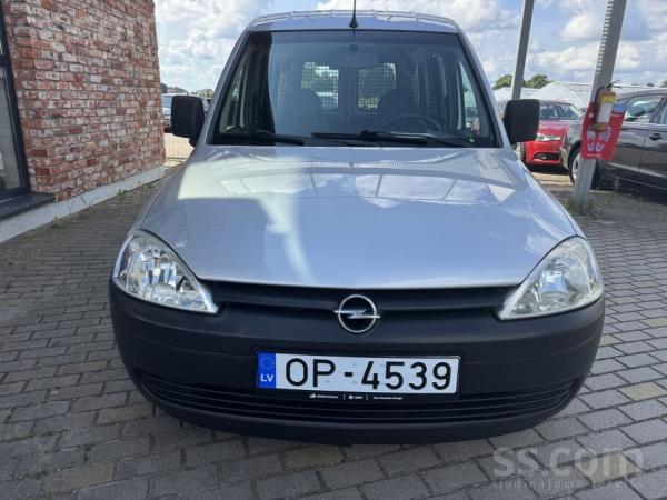 Grey Opel Combo 2005 in Talsi, with an engine capacity of 1.70 L and mileage of 276 thousand km for 2500 €, photo 2 on AUTOMOTO.COM.LV