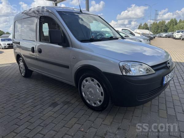Grey Opel Combo 2005 in Talsi, with an engine capacity of 1.70 L and mileage of 276 thousand km for 2500 €, photo 3 on AUTOMOTO.COM.LV