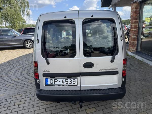 Grey Opel Combo 2005 in Talsi, with an engine capacity of 1.70 L and mileage of 276 thousand km for 2500 €, photo 5 on AUTOMOTO.COM.LV