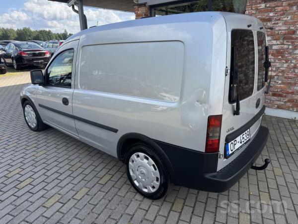 Grey Opel Combo 2005 in Talsi, with an engine capacity of 1.70 L and mileage of 276 thousand km for 2500 €, photo 6 on AUTOMOTO.COM.LV