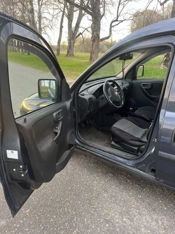 Pelēks Opel Combo 2007 Ventspils, ar dzinēja tilpumu 1.70 L un nobraukumu 556 tūkst. km par 2150 €, foto 4 vietnē AUTOMOTO.COM.LV