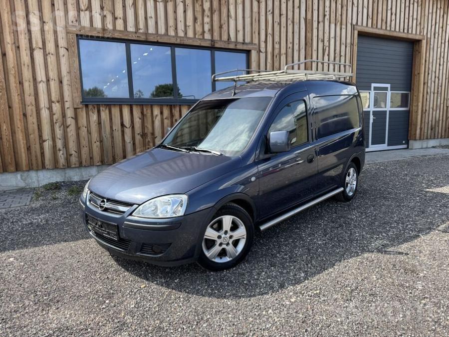Pelēks Opel Combo 2007 Cēsis, ar dzinēja tilpumu 1.70 L un nobraukumu 202 tūkst. km par 2950 €, foto 1 vietnē AUTOMOTO.COM.LV