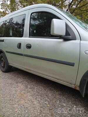Grey Opel Combo 2007 in Riga, with an engine capacity of 1.70 L and mileage of 270 thousand km for 1000 €, photo 3 on AUTOMOTO.COM.LV