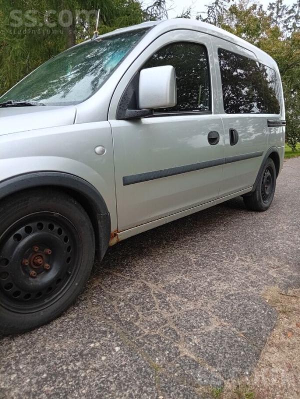 Grey Opel Combo 2007 in Riga, with an engine capacity of 1.70 L and mileage of 270 thousand km for 1000 €, photo 4 on AUTOMOTO.COM.LV