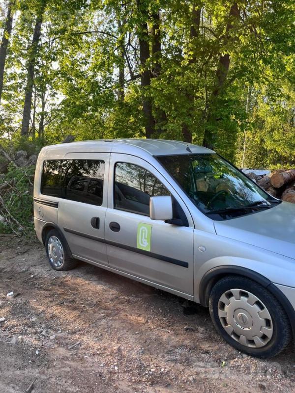 Grey Opel Combo 2009 in Ogre, with an engine capacity of 1.30 L and mileage of 461 thousand km for 1660 €, photo 2 on AUTOMOTO.COM.LV