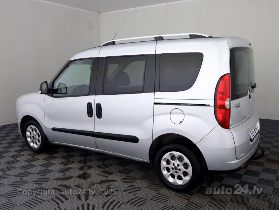 Grey Opel Combo 2012 in Tallinn, with an engine capacity of 1.60 L and mileage of 311 thousand km for 2299 €, photo 5 on AUTOMOTO.COM.LV