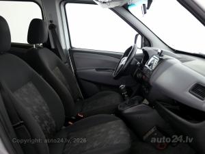 Grey Opel Combo 2012 in Tallinn, with an engine capacity of 1.60 L and mileage of 311 thousand km for 2299 €, photo 7 on AUTOMOTO.COM.LV