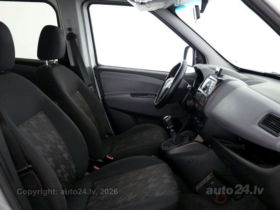 Grey Opel Combo 2012 in Tallinn, with an engine capacity of 1.60 L and mileage of 311 thousand km for 2299 €, photo 7 on AUTOMOTO.COM.LV