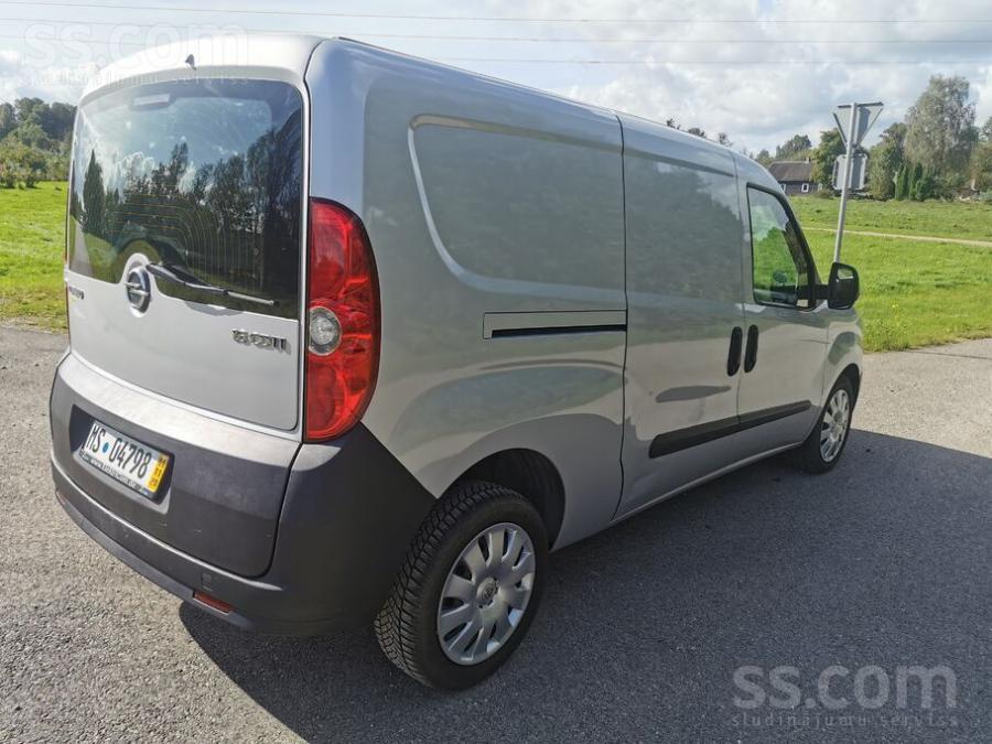 Grey Opel Combo 2013 in Liepaja, with an engine capacity of 1.60 L and mileage of 266 thousand km for 4400 €, photo 4 on AUTOMOTO.COM.LV