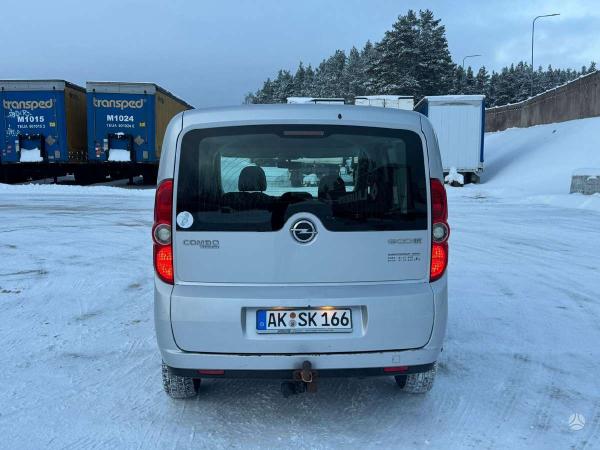 Pelēks Opel Combo 2014 Viļņa, ar dzinēja tilpumu 1.60 L un nobraukumu 265 tūkst. km par 3500 €, foto 5 vietnē AUTOMOTO.COM.LV