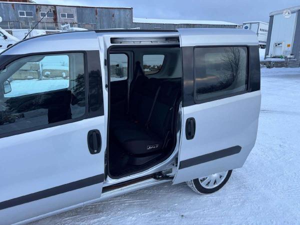 Pelēks Opel Combo 2014 Viļņa, ar dzinēja tilpumu 1.60 L un nobraukumu 265 tūkst. km par 3500 €, foto 8 vietnē AUTOMOTO.COM.LV