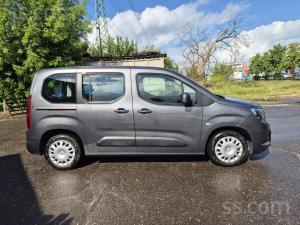 Pelēks Opel Combo 2018 Rīga, ar dzinēja tilpumu 1.50 L un nobraukumu 218 tūkst. km par 9990 €, foto 6 vietnē AUTOMOTO.COM.LV