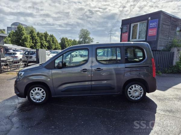 Grey Opel Combo 2018 in Riga, with an engine capacity of 1.50 L and mileage of 218 thousand km for 9990 €, photo 9 on AUTOMOTO.COM.LV