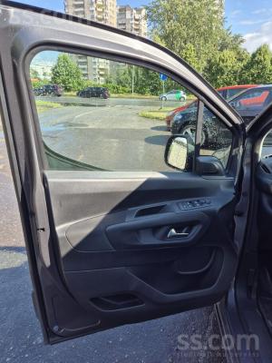 Pelēks Opel Combo 2018 Rīga, ar dzinēja tilpumu 1.50 L un nobraukumu 218 tūkst. km par 9990 €, foto 16 vietnē AUTOMOTO.COM.LV