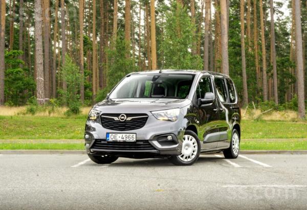 Pelēks Opel Combo 2018 Rīga, ar dzinēja tilpumu 1.50 L un nobraukumu 218 tūkst. km par 9990 €, foto 1 vietnē AUTOMOTO.COM.LV