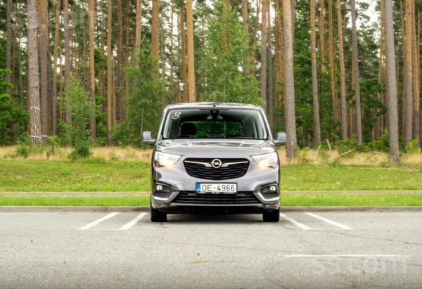 Pelēks Opel Combo 2018 Rīga, ar dzinēja tilpumu 1.50 L un nobraukumu 218 tūkst. km par 9990 €, foto 3 vietnē AUTOMOTO.COM.LV