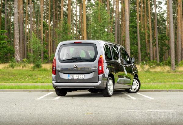 Pelēks Opel Combo 2018 Rīga, ar dzinēja tilpumu 1.50 L un nobraukumu 218 tūkst. km par 9990 €, foto 6 vietnē AUTOMOTO.COM.LV