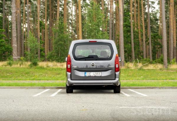 Pelēks Opel Combo 2018 Rīga, ar dzinēja tilpumu 1.50 L un nobraukumu 218 tūkst. km par 9990 €, foto 7 vietnē AUTOMOTO.COM.LV