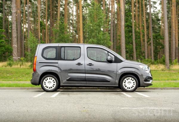 Pelēks Opel Combo 2018 Rīga, ar dzinēja tilpumu 1.50 L un nobraukumu 218 tūkst. km par 9990 €, foto 9 vietnē AUTOMOTO.COM.LV