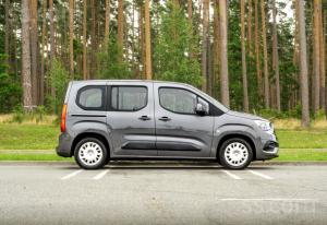 Pelēks Opel Combo 2018 Rīga, ar dzinēja tilpumu 1.50 L un nobraukumu 218 tūkst. km par 9990 €, foto 10 vietnē AUTOMOTO.COM.LV