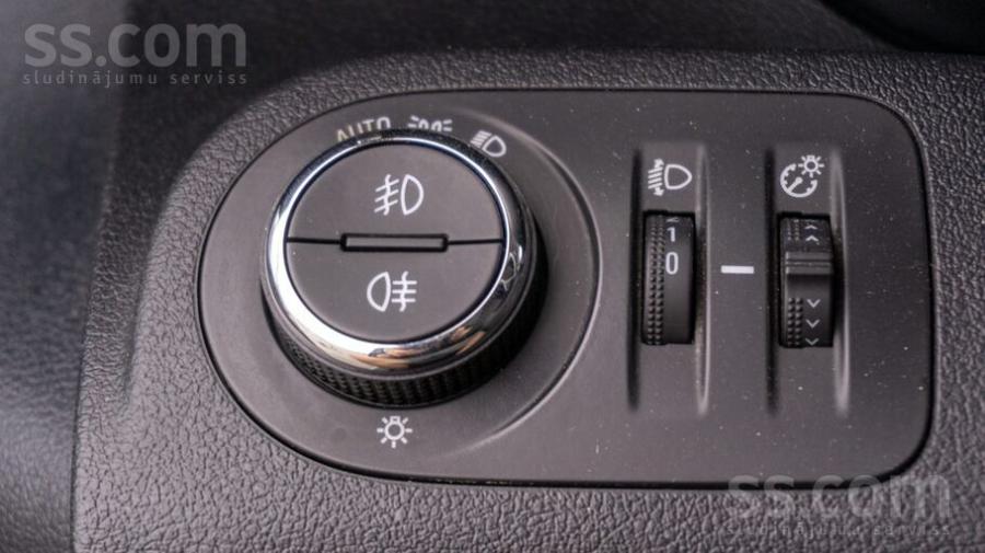 Pelēks Opel Combo 2018 Rīga, ar dzinēja tilpumu 1.50 L un nobraukumu 218 tūkst. km par 9990 €, foto 21 vietnē AUTOMOTO.COM.LV