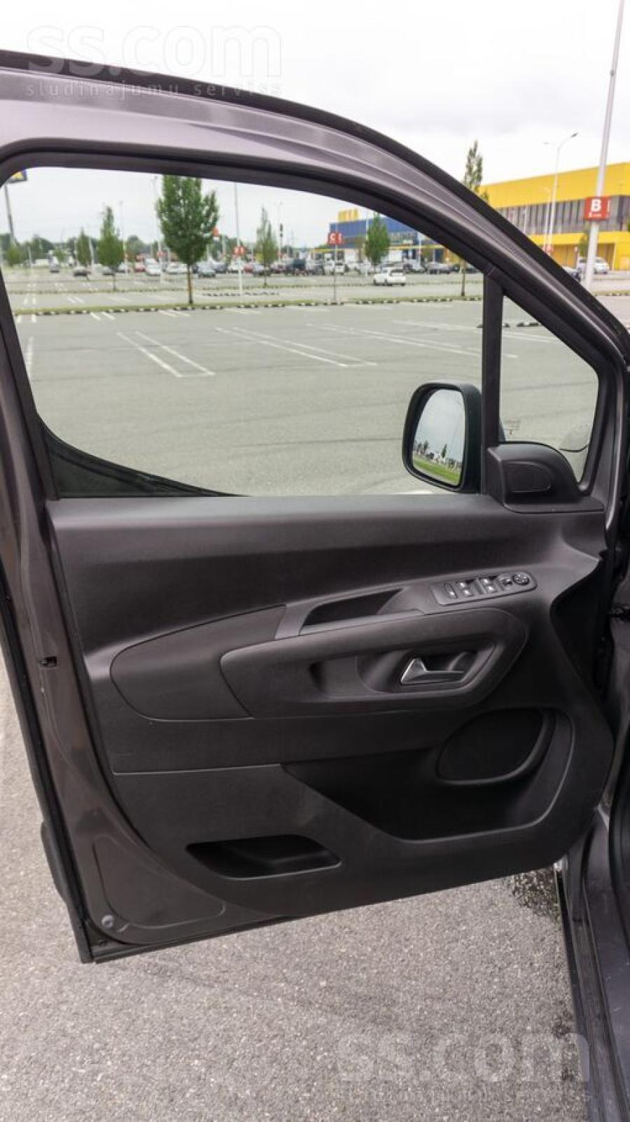 Pelēks Opel Combo 2018 Rīga, ar dzinēja tilpumu 1.50 L un nobraukumu 218 tūkst. km par 9990 €, foto 22 vietnē AUTOMOTO.COM.LV