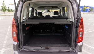 Pelēks Opel Combo 2018 Rīga, ar dzinēja tilpumu 1.50 L un nobraukumu 218 tūkst. km par 9990 €, foto 26 vietnē AUTOMOTO.COM.LV