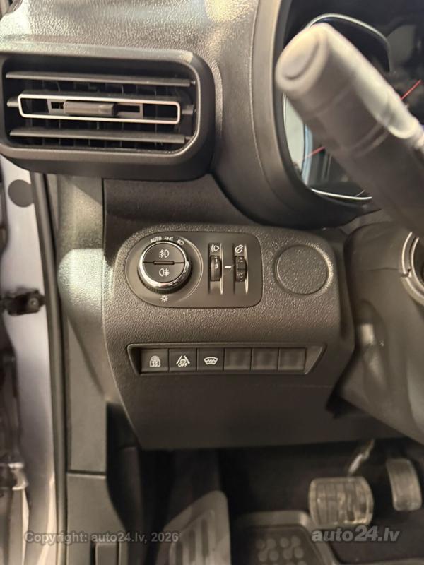 Grey Opel Combo 2022 in Tallinn, with an engine capacity of 1.20 L and mileage of 36 thousand km for 15900 €, photo 11 on AUTOMOTO.COM.LV