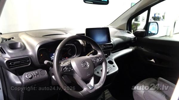 Grey Opel Combo 2022 in Tallinn, with an engine capacity of 1.20 L and mileage of 42 thousand km for 16990 €, photo 11 on AUTOMOTO.COM.LV