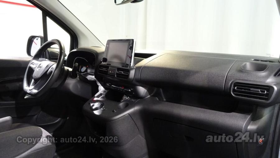 Pelēks Opel Combo 2022 Tallina, ar dzinēja tilpumu 1.20 L un nobraukumu 42 tūkst. km par 16990 €, foto 14 vietnē AUTOMOTO.COM.LV