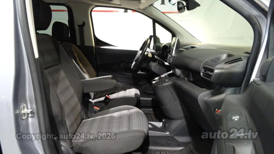 Pelēks Opel Combo 2022 Tallina, ar dzinēja tilpumu 1.20 L un nobraukumu 42 tūkst. km par 16990 €, foto 17 vietnē AUTOMOTO.COM.LV