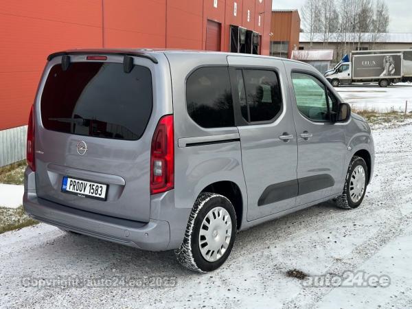 Grey Opel Combo 2023 in Viljandi, with an engine capacity of 1.50 L and mileage of 59 thousand km for 16999 €, photo 2 on AUTOMOTO.COM.LV