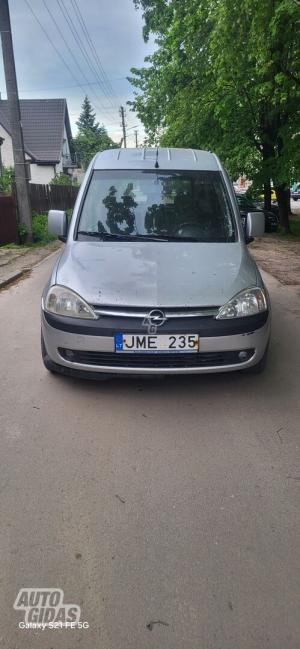 Grey Opel Combo 2003 in Kaunas, with an engine capacity of 1.70 L and mileage of 368 thousand km for 700 €, photo 1 on AUTOMOTO.COM.LV