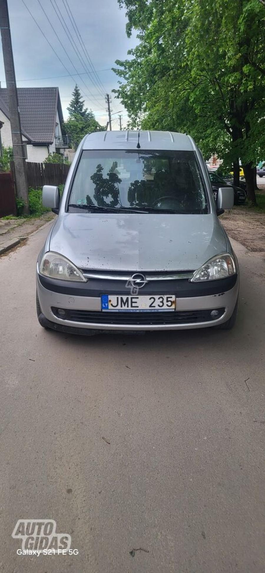 Grey Opel Combo 2003 in Kaunas, with an engine capacity of 1.70 L and mileage of 368 thousand km for 700 €, photo 1 on AUTOMOTO.COM.LV