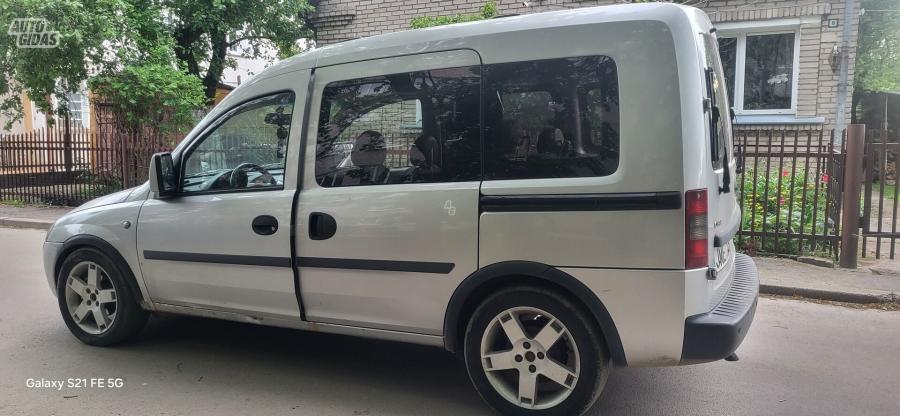 Grey Opel Combo 2003 in Kaunas, with an engine capacity of 1.70 L and mileage of 368 thousand km for 700 €, photo 5 on AUTOMOTO.COM.LV