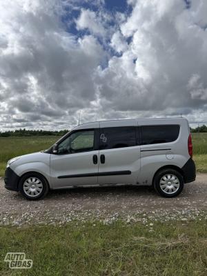 Opel Combo 2014 in Klaipeda, with an engine capacity of 1.60 L and mileage of 313 thousand km for 2700 €, photo 4 on AUTOMOTO.COM.LV