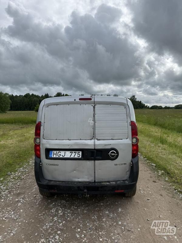 Opel Combo 2014 Klaipėda, ar dzinēja tilpumu 1.60 L un nobraukumu 313 tūkst. km par 2700 €, foto 4 vietnē AUTOMOTO.COM.LV