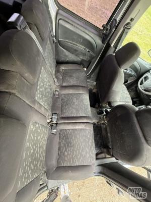 Opel Combo 2014 in Klaipeda, with an engine capacity of 1.60 L and mileage of 313 thousand km for 2700 €, photo 8 on AUTOMOTO.COM.LV