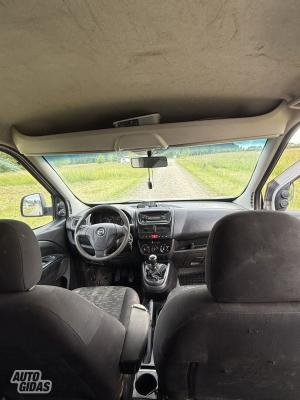 Opel Combo 2014 in Klaipeda, with an engine capacity of 1.60 L and mileage of 313 thousand km for 2700 €, photo 9 on AUTOMOTO.COM.LV