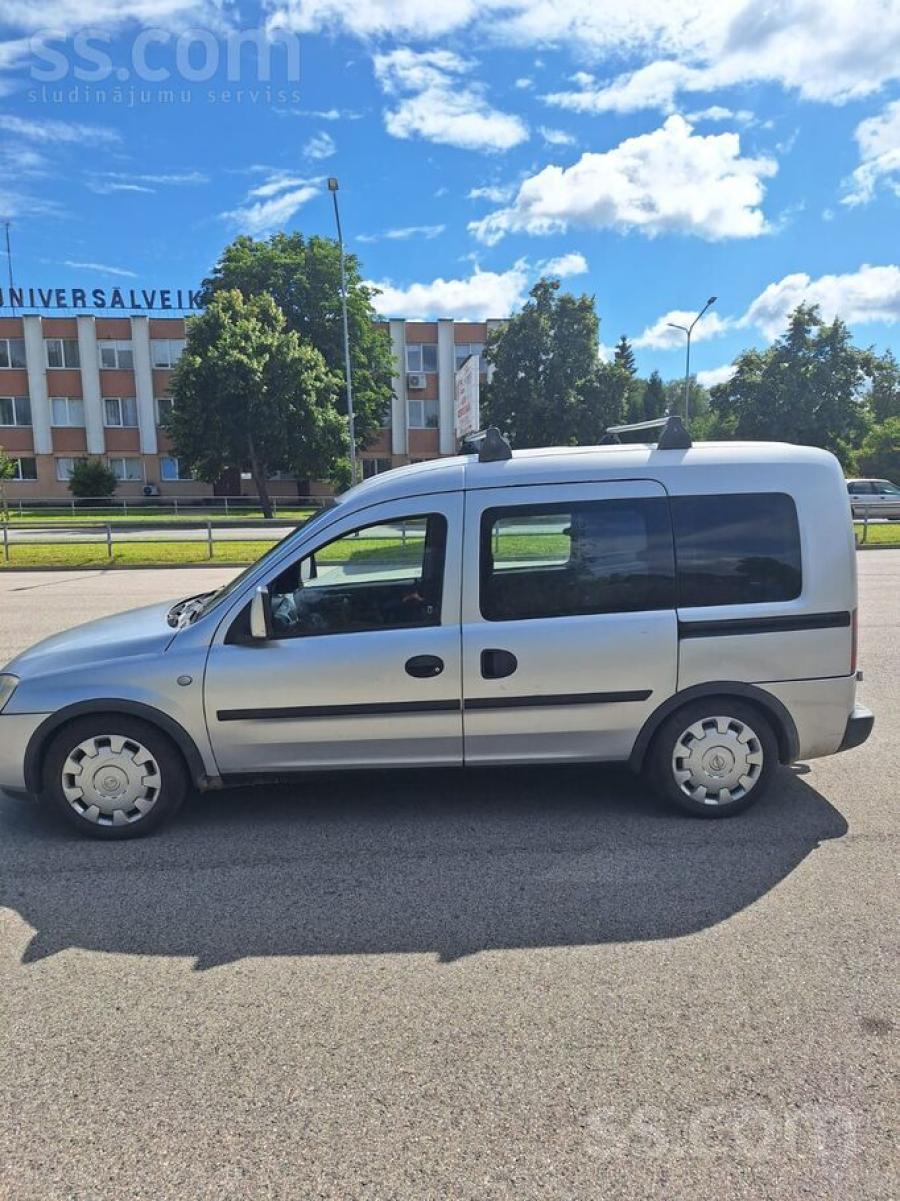 Opel Combo 2008 in Aizkraukle, with an engine capacity of 1.70 L and mileage of 325 thousand km for 2200 €, photo 1 on AUTOMOTO.COM.LV