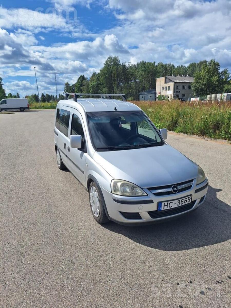 Opel Combo 2008 in Aizkraukle, with an engine capacity of 1.70 L and mileage of 325 thousand km for 2200 €, photo 3 on AUTOMOTO.COM.LV